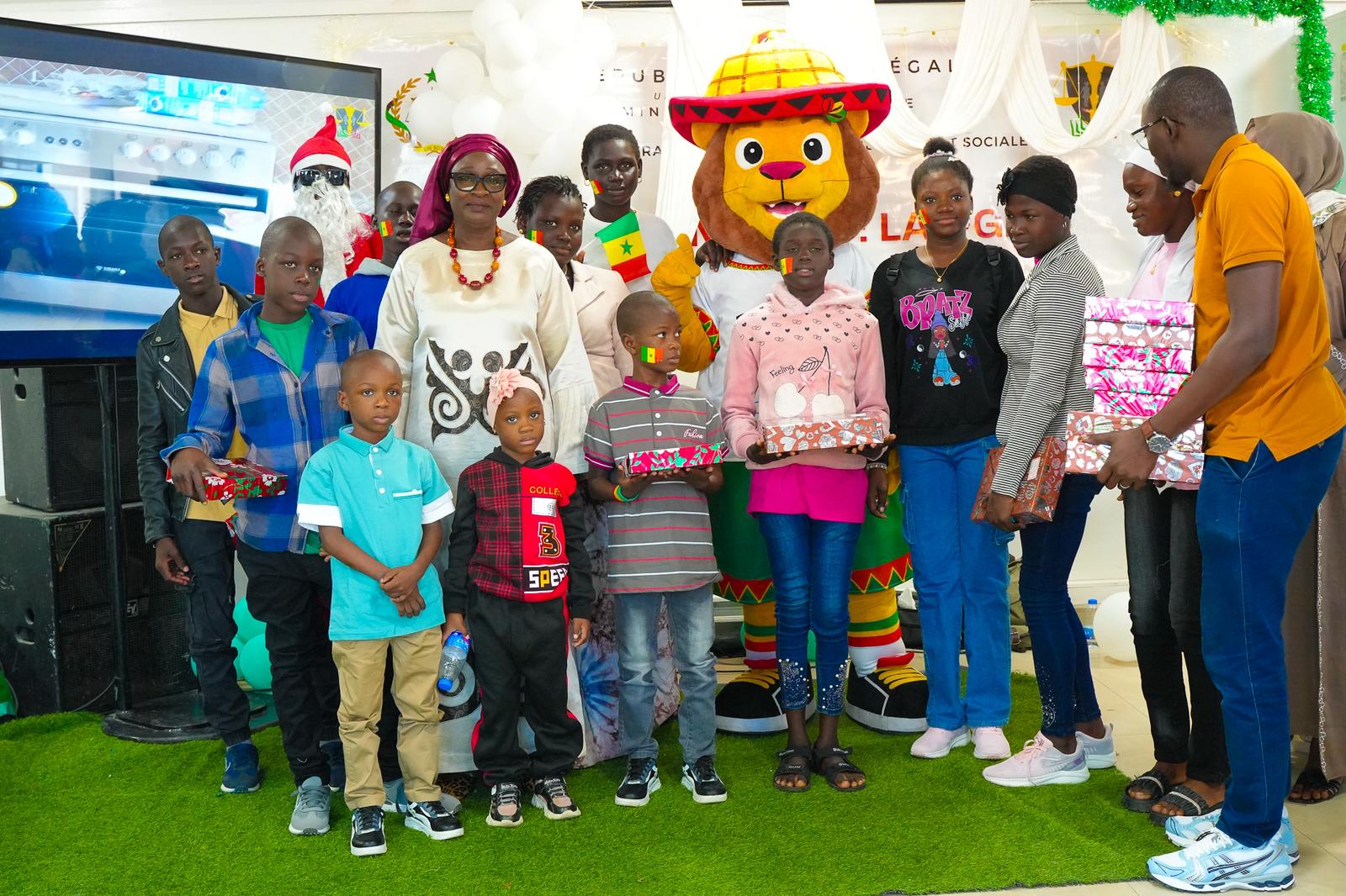 Arbre de Noël de la DGPJS : Une fête pour les enfants protégés ...
